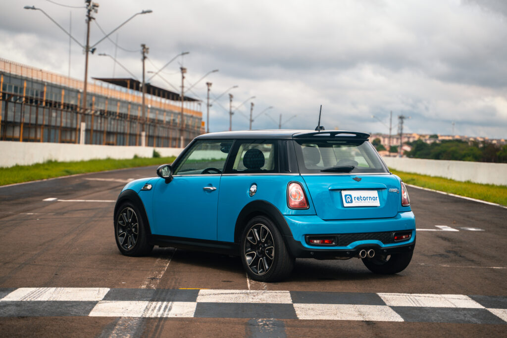 Mini Cooper: o carro que conquistou pilotos de corrida