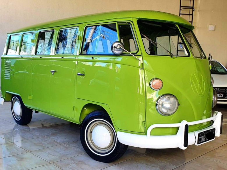 A História da Kombi: Um Ícone Brasileiro - Retornar - Transformando Vidas