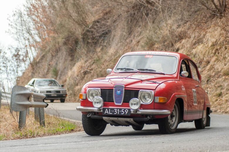 Carros da SAAB: Uma História de Inovação e Robustez - Retornar ...