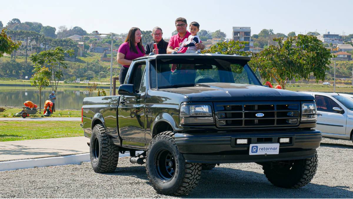 Quem Ganhou o Sorteio da Ford F-1000 Preta da Retornar? - Retornar ...