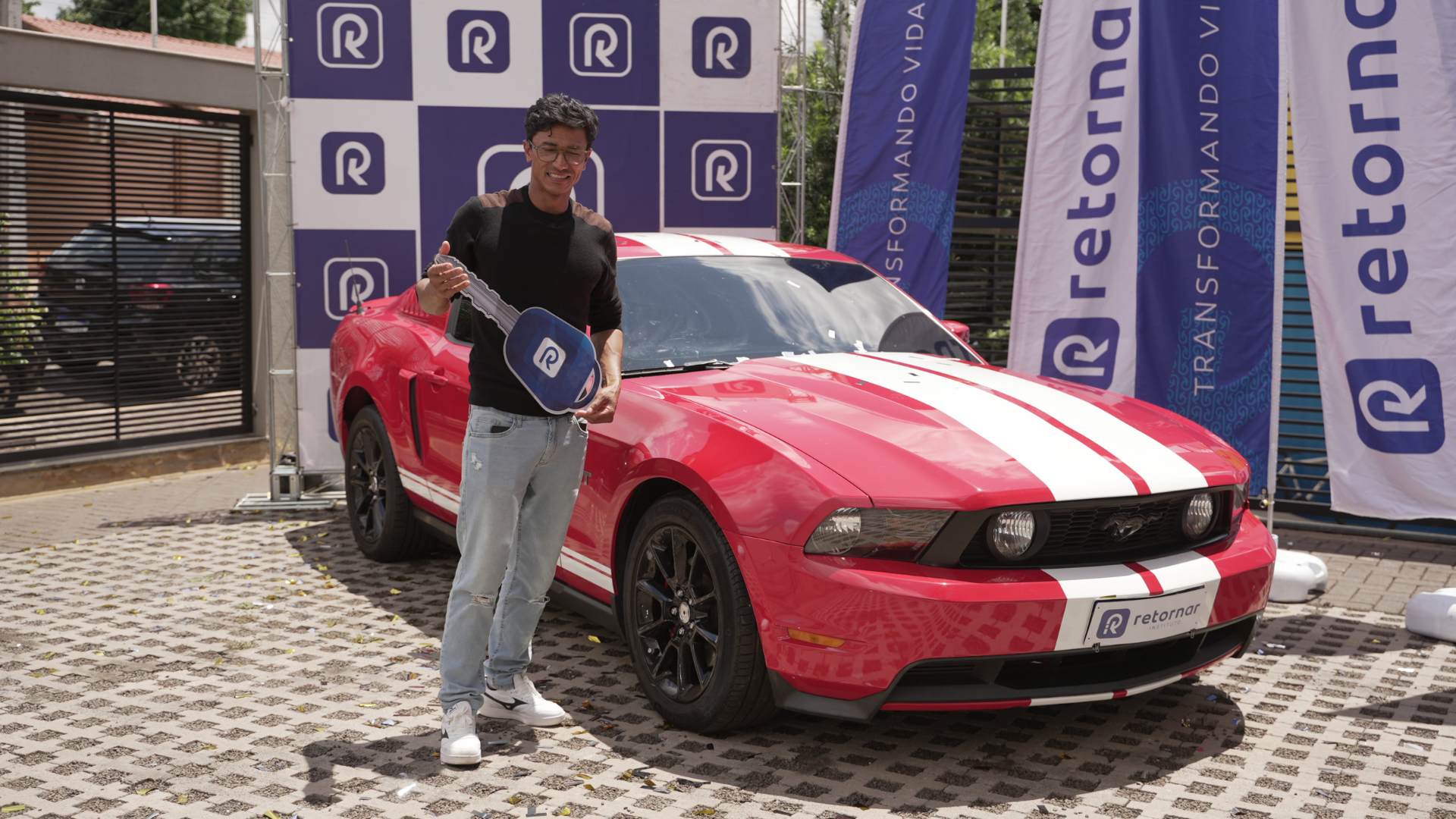 Quem Ganhou o Mustang GT Premium do Instituto Retornar? - Retornar - Transformando Vidas